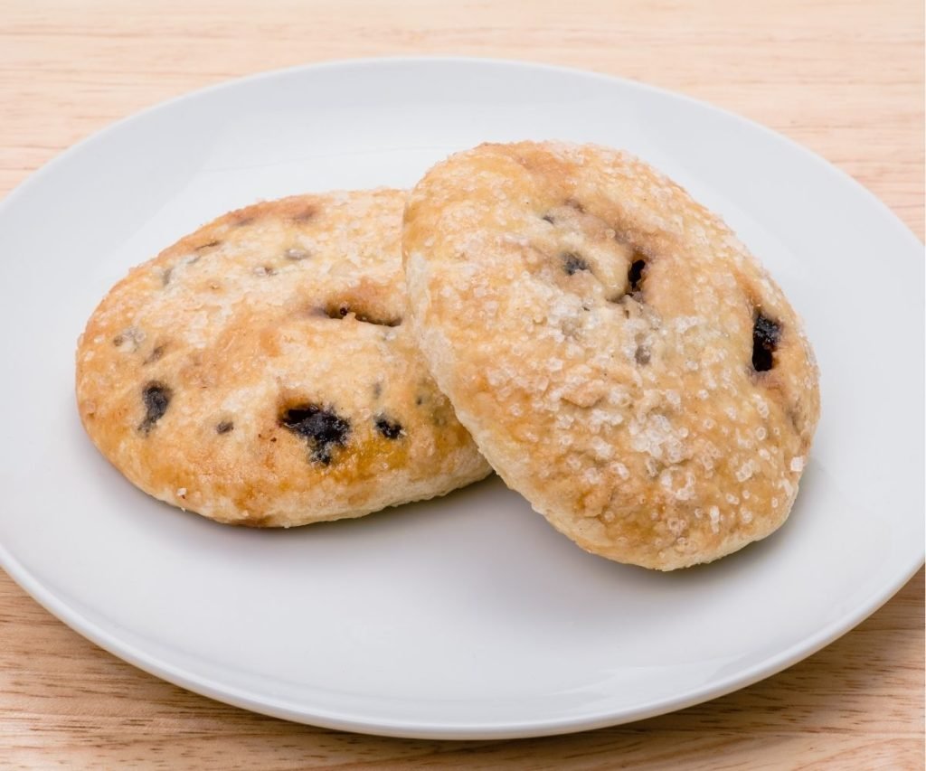Eccles Cakes Recipe: Flaky, Sweet, and Perfect for Tea Time - Pure ...